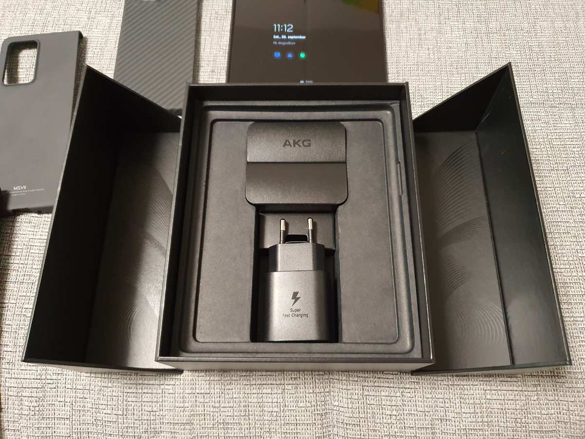 P:M: Samsung Galaxy Z Fold 2 5G 256 GB Mystic Black - Bolšji bazar - Mn3njalnik